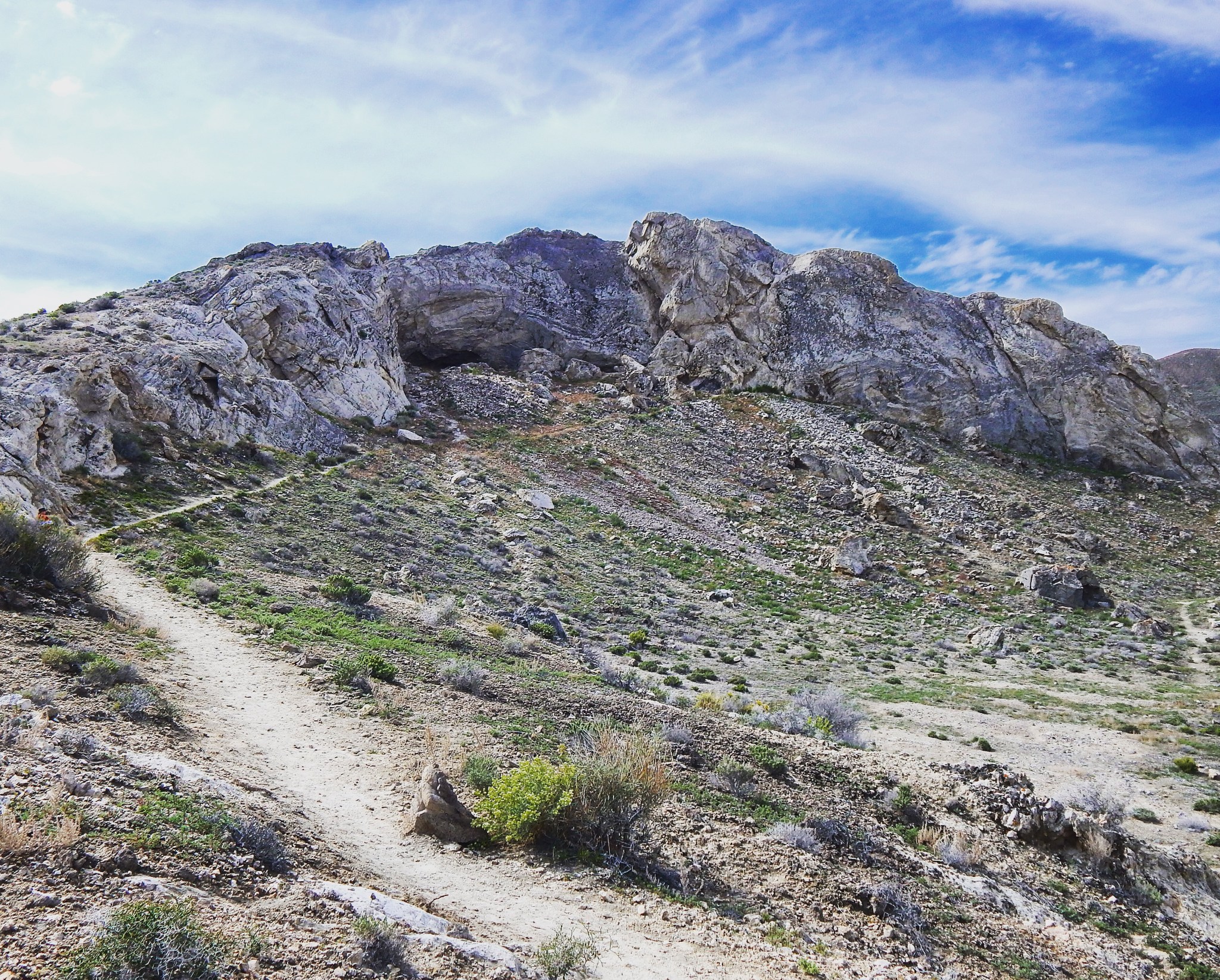 Did the Legendary Lovelock Cave Giants Actually Exist?